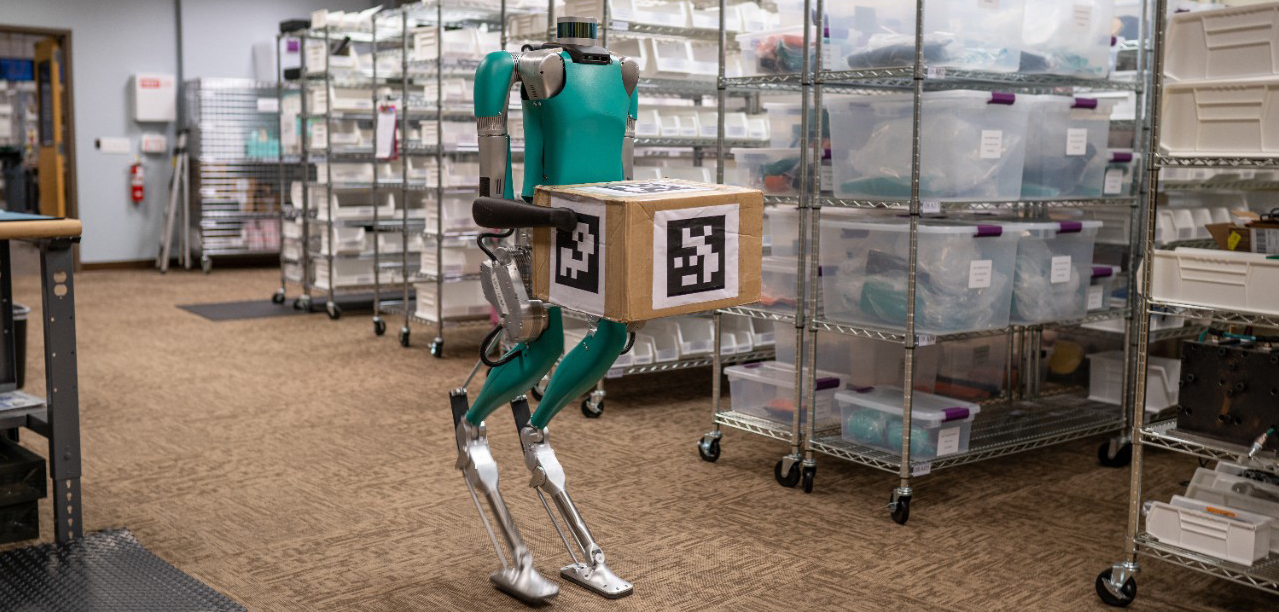 Ford and Agility Robotics present the Digit humanoid robot - Parcel and ...