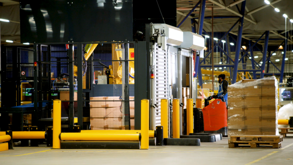 DHL and AWL collaborate to develop cutting-edge robot depalletizer ...