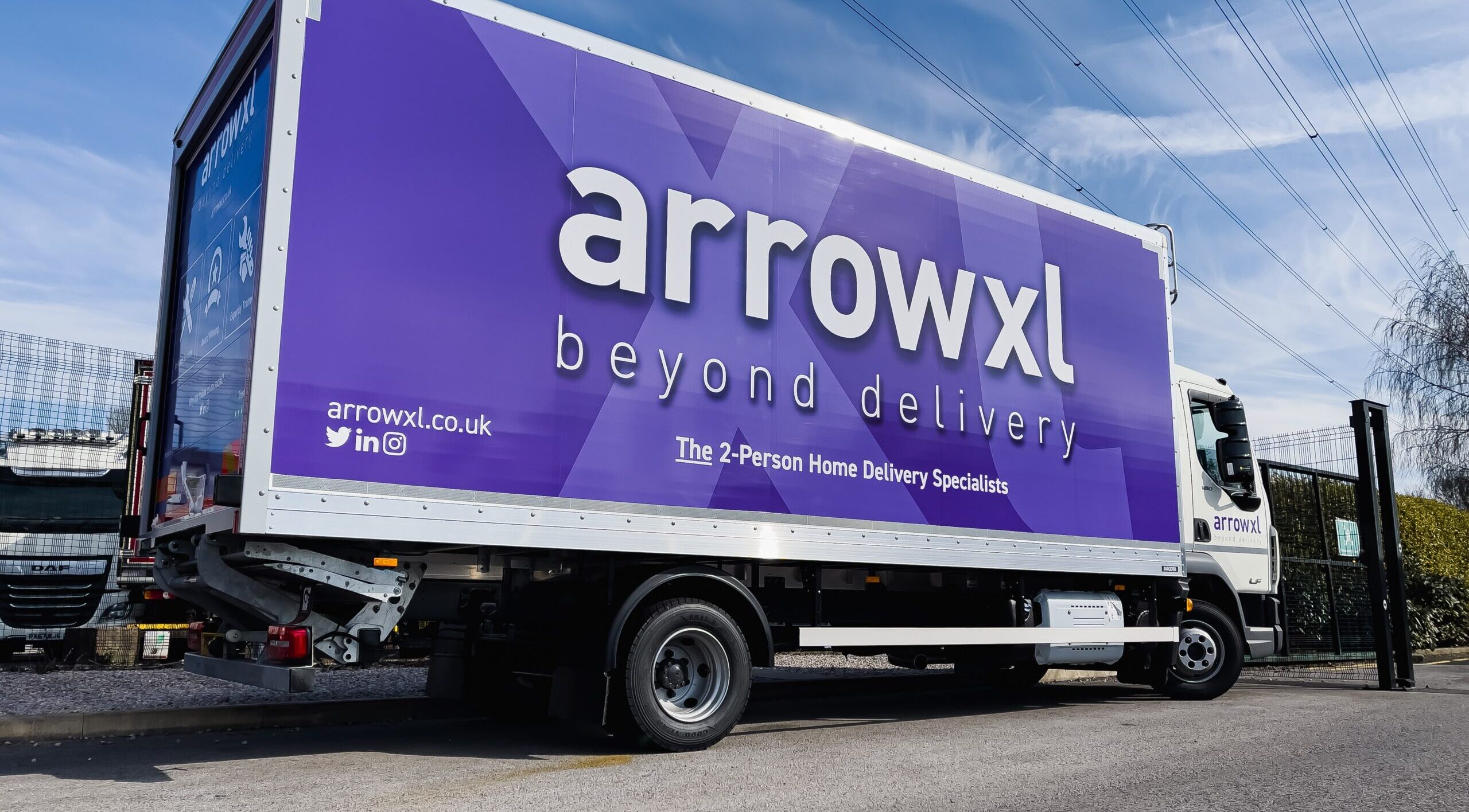 Scurri partners with ArrowXL extending two-person and bulky deliveries ...
