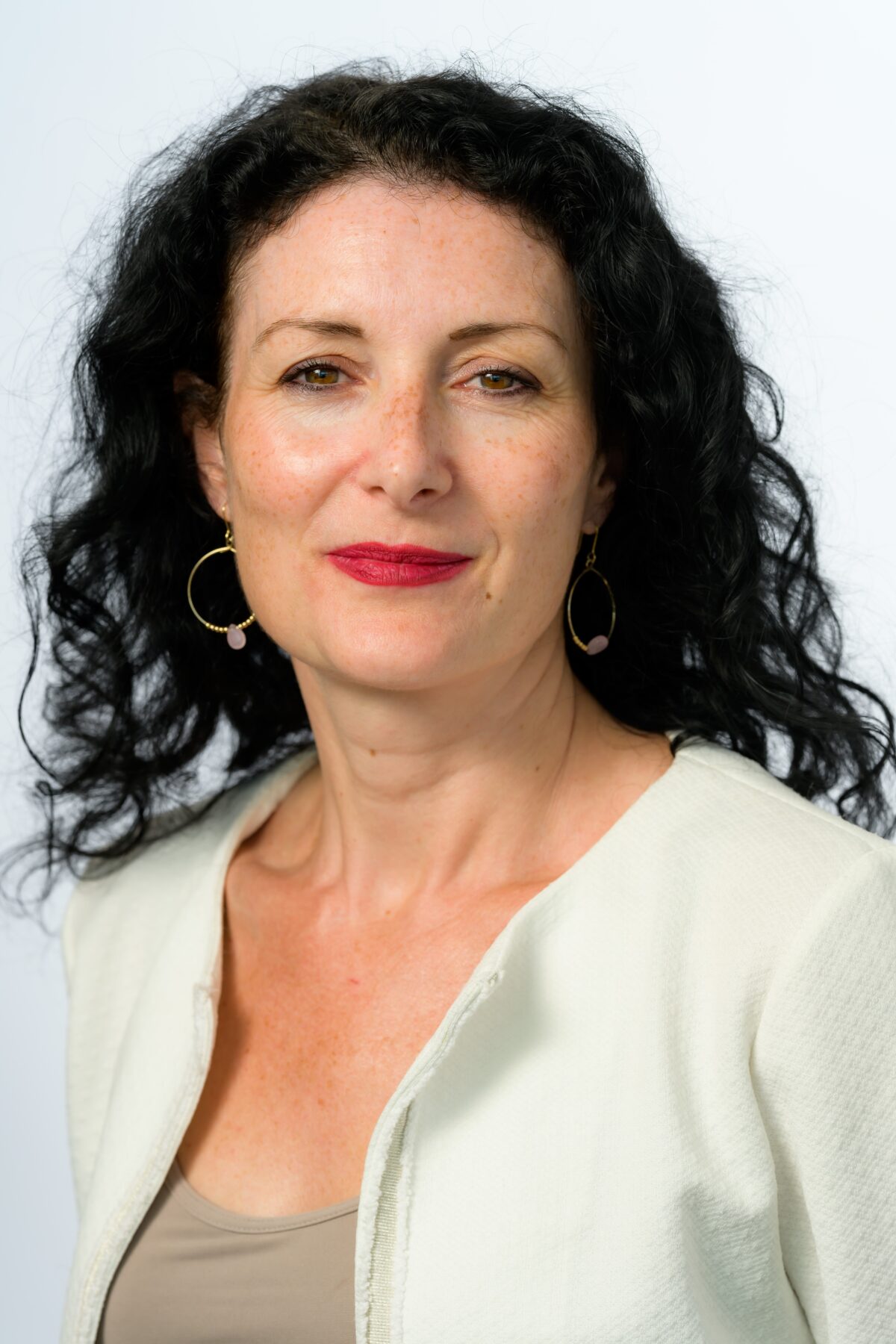 EXPO NEWS | DAY 1: Parcel Pending by Quadient live-demos all-in-one locker solution - Parcel and ...