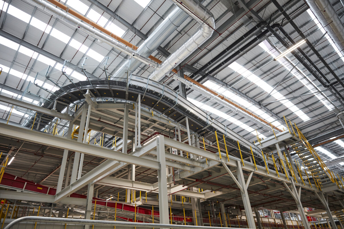 Royal Mail’s parcel business scales up to meet demand | Parcel and ...