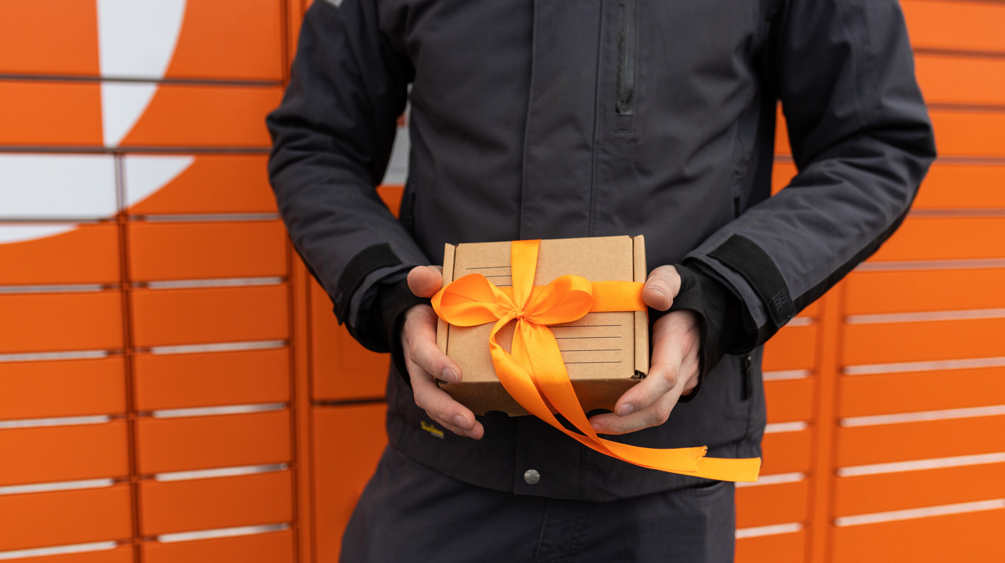 Omniva and Tele2 launch same-day delivery in Tallinn | Parcel and ...