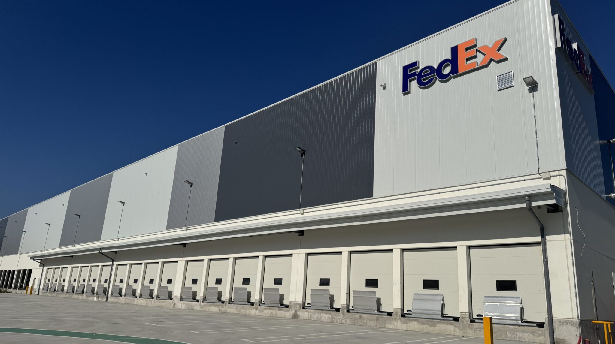 FedEx opens state-of-the-art logistics facility in Bilbao | Parcel and ...