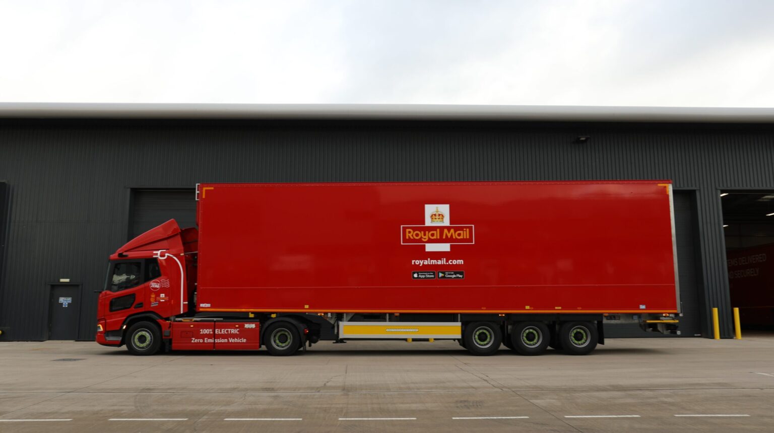 Royal Mail rolls out first electric HGV fleet at parcel hubs | Parcel ...