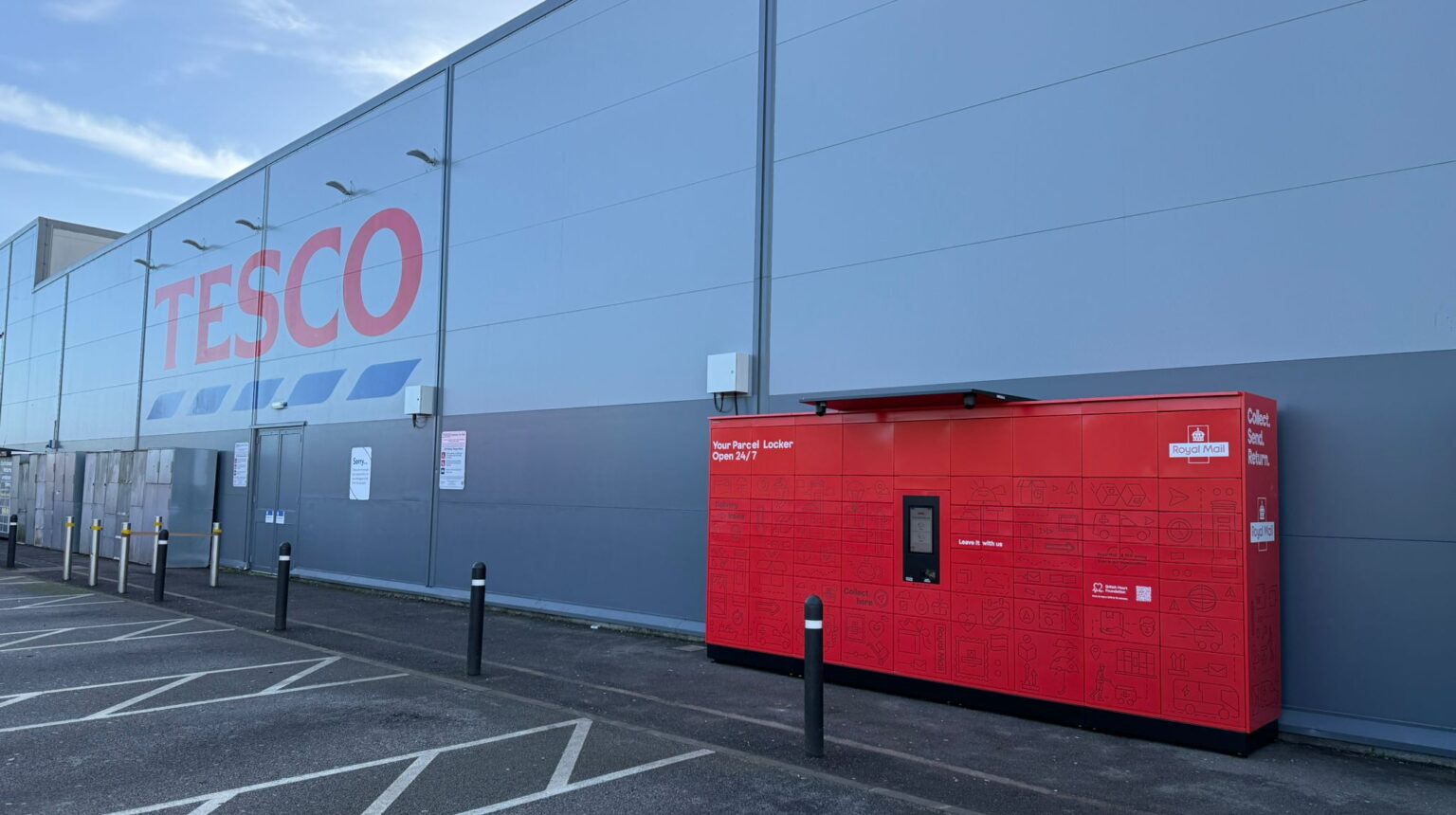 Royal Mail trials parcel lockers at Tesco stores across the UK | Parcel ...
